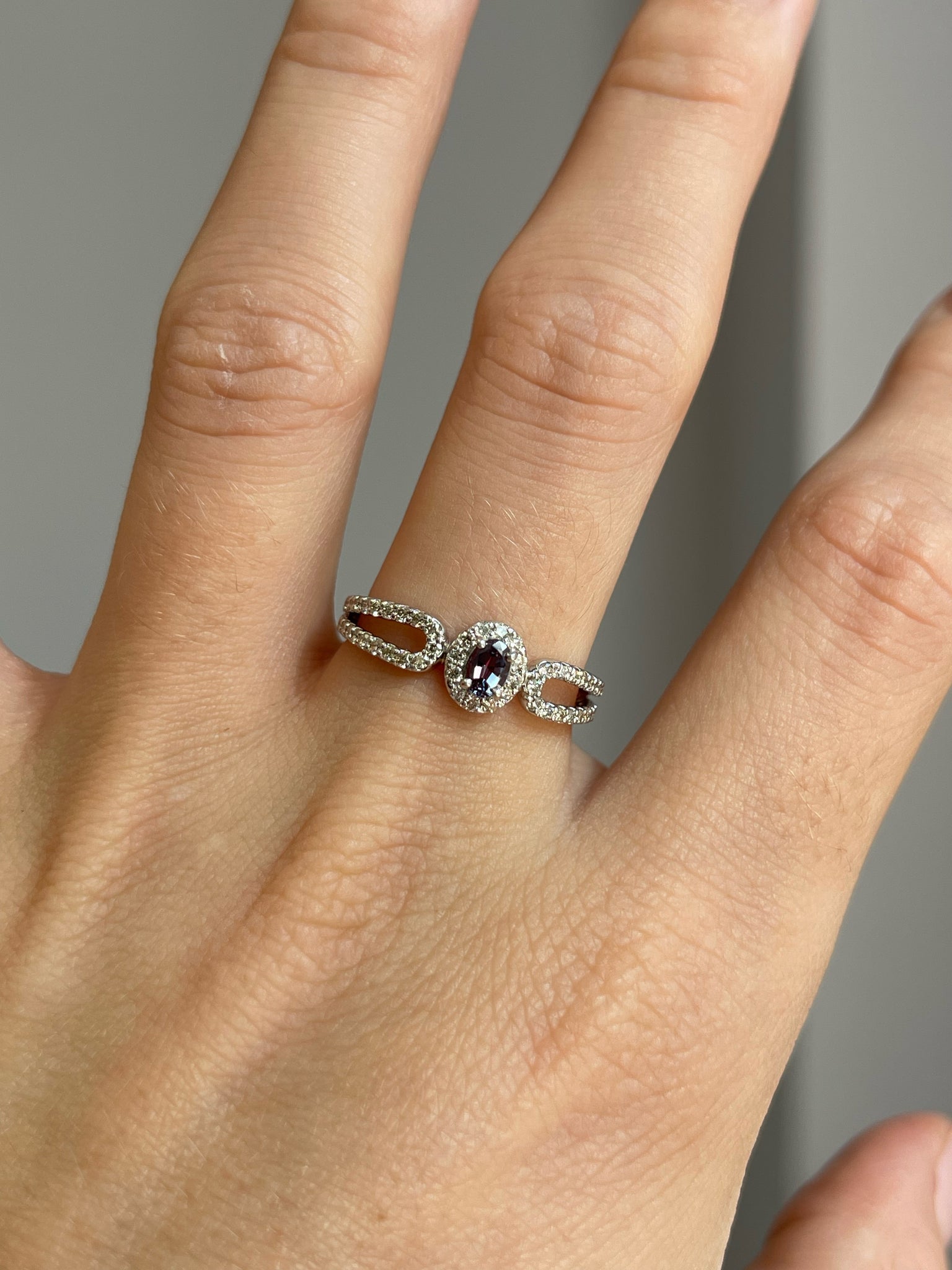 Timeless Elegance - Platinum Natural Alexandrite Ring – Safiya Alexandrites